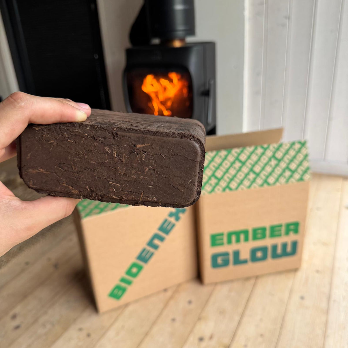 EmberGlow Nachtbriketts – Rindenbriketts mit langer Brenndauer – Bioenex Deutschland